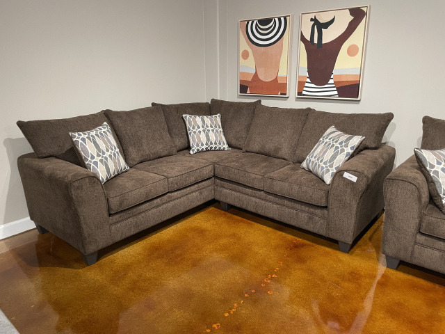 6828 Sectional in Brown (85x85)